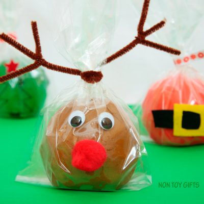 Christmas Play Dough - Easy Chritsmas Activity For Kids