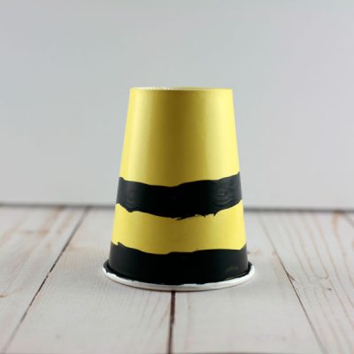 Paper Cup Bee WIndsocks Craft For Kids - Easy Spring Craft