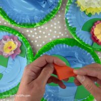 Paper Plate Pond Craft for Kids (with FREE Printable) - Non-Toy Gifts